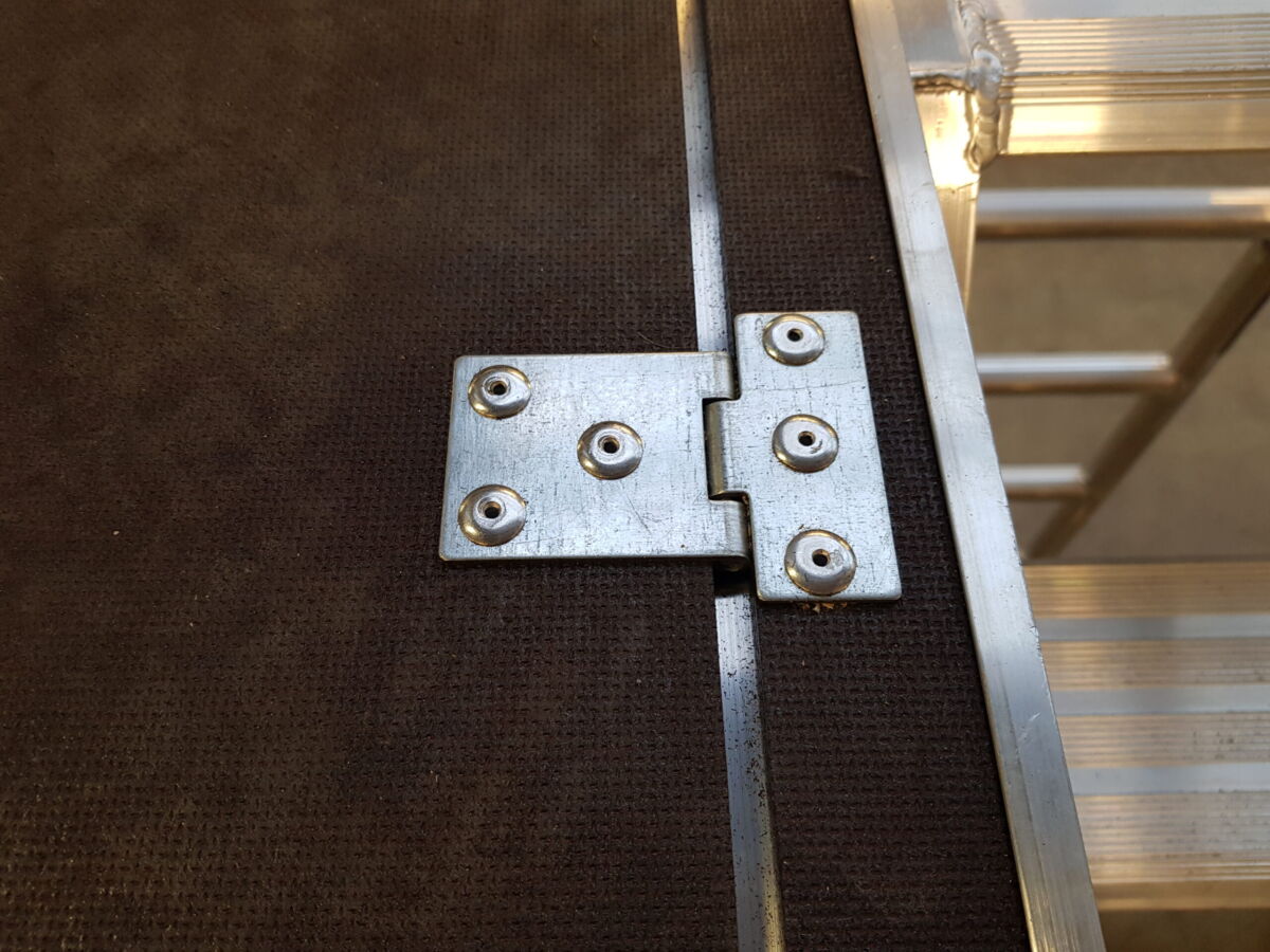 Wooden platform with hatch 4.00 mtr - VDSTEENXXL